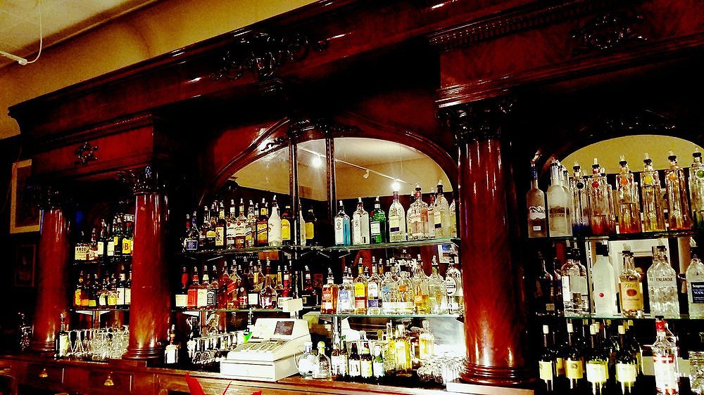 Geoffrey's Inner Circle - Restaurant Reviews - 4114th St, Oakland, CA ...