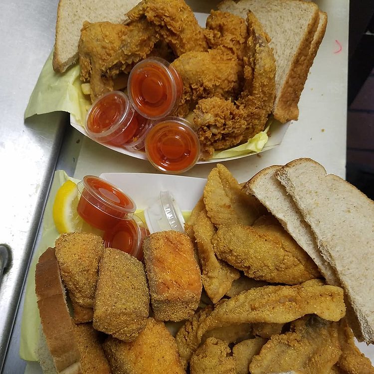 Snapper's Seafood Restaurant - 1 Restaurant Reviews - 1501 Ohio Ave ...